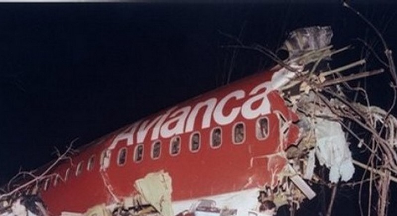 Em livro, brasileiros reconstituem queda de avião da Avianca