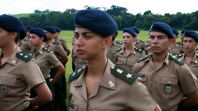 Mulheres chegam à Academia Militar das Agulhas Negras