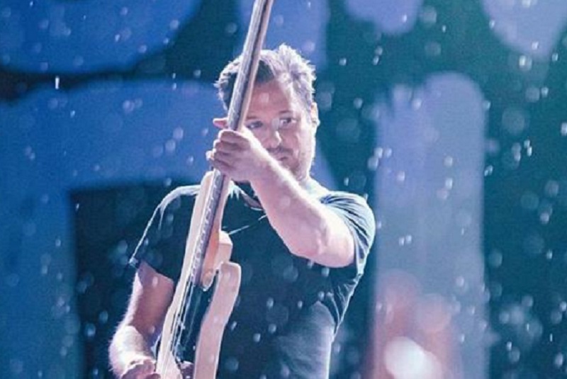 Baixista do Simple Plan pede desculpas ao ser acusado de assédio e ...