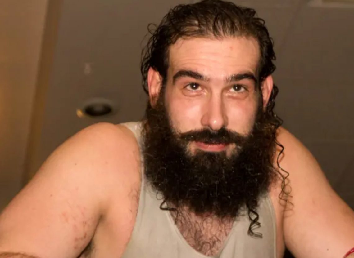 Lutador Jon Huber morre aos 41 anos por problema pulmonar