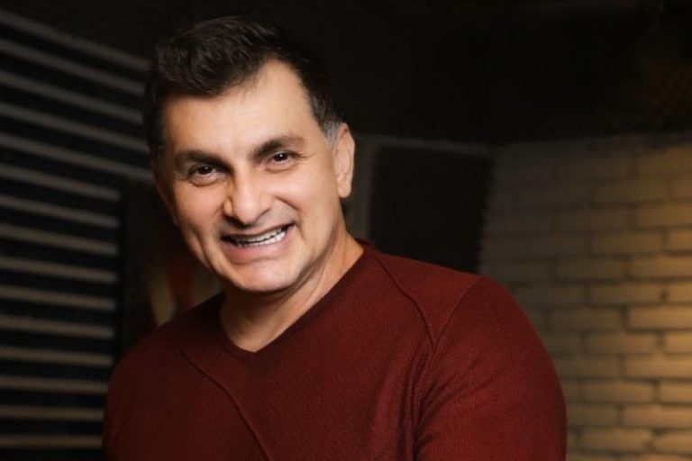 Nicolas Jr celebra 22 anos de carreira em palco do Teatro Amazonas