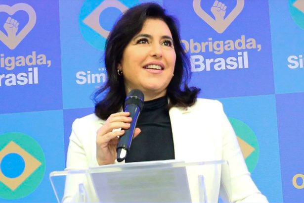 'Alguém tem que colocar juízo na campanha do Lula', diz Simone Tebet