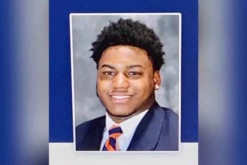 Atirador mata 3 e fere 2 na Universidade de Virginia