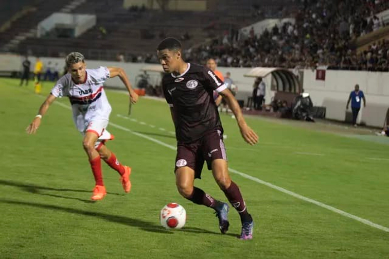 Fast sofre dois gols de cabeça e perde de virada na estreia da Copinha