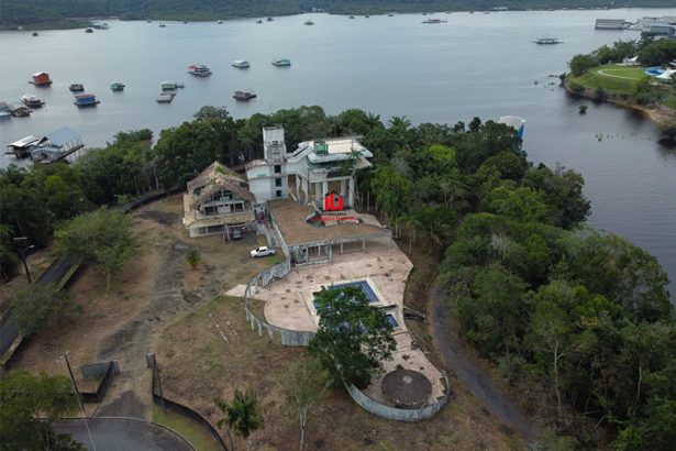 Veja imagens inéditas da casa que foi de Amazonino e está à venda