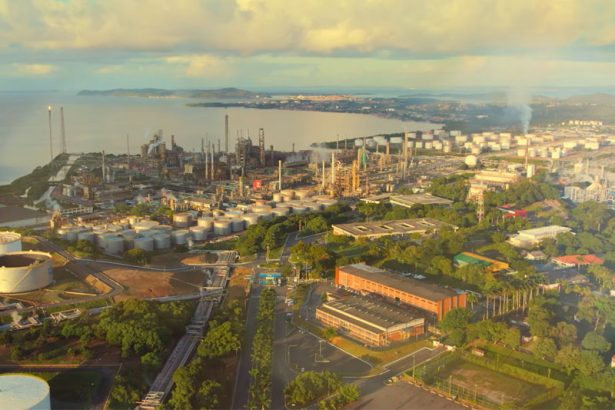 Ministro defende recompra de refinaria na Bahia pela Petrobras