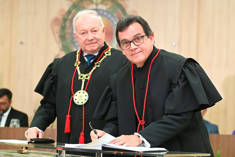 Desembargador João Simões toma posse como presidente do TRE-AM