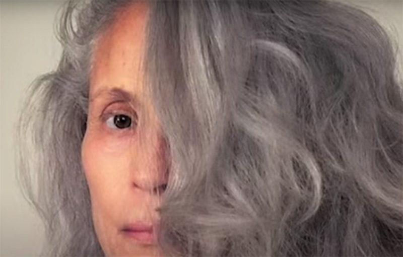 Sônia Braga homenageia Robert Redford, que a dirigiu em filme