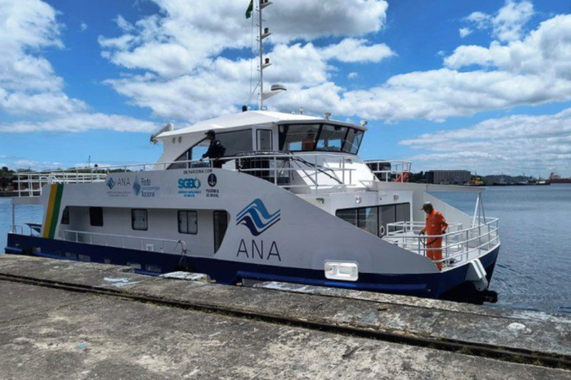 ANA usa barco laboratório para analisar água de rios na Amazônia