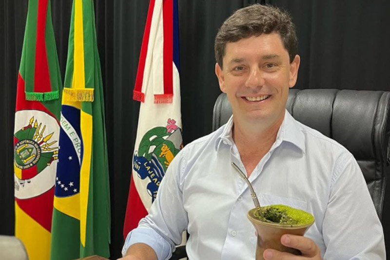 Ex-prefeito é preso na Operação Lamaçal por desvio de verba para conter ...