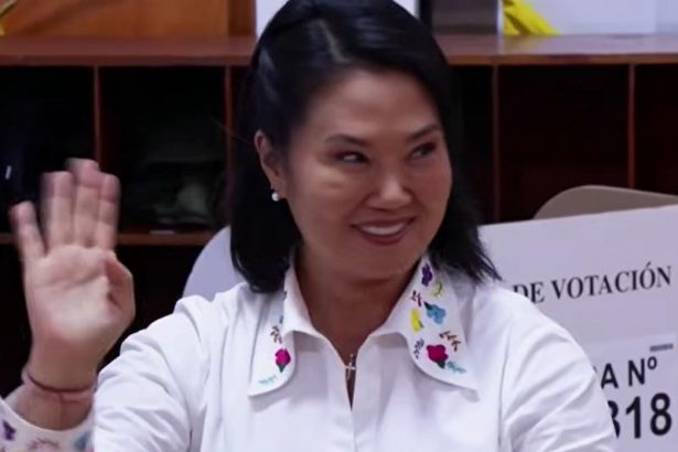 Keiko Fujimori derrota Roberto Sánchez e é eleita presidente do Peru